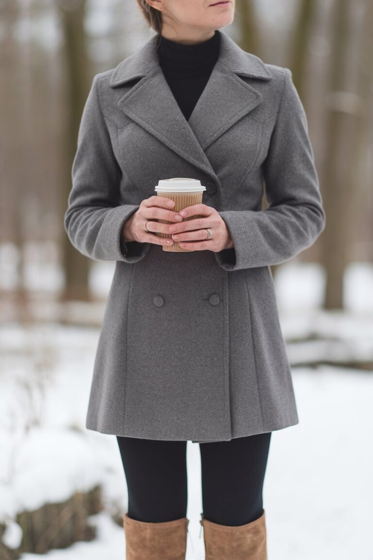 16 Winter Outfits for Short Women That Flatter Every Figure ...